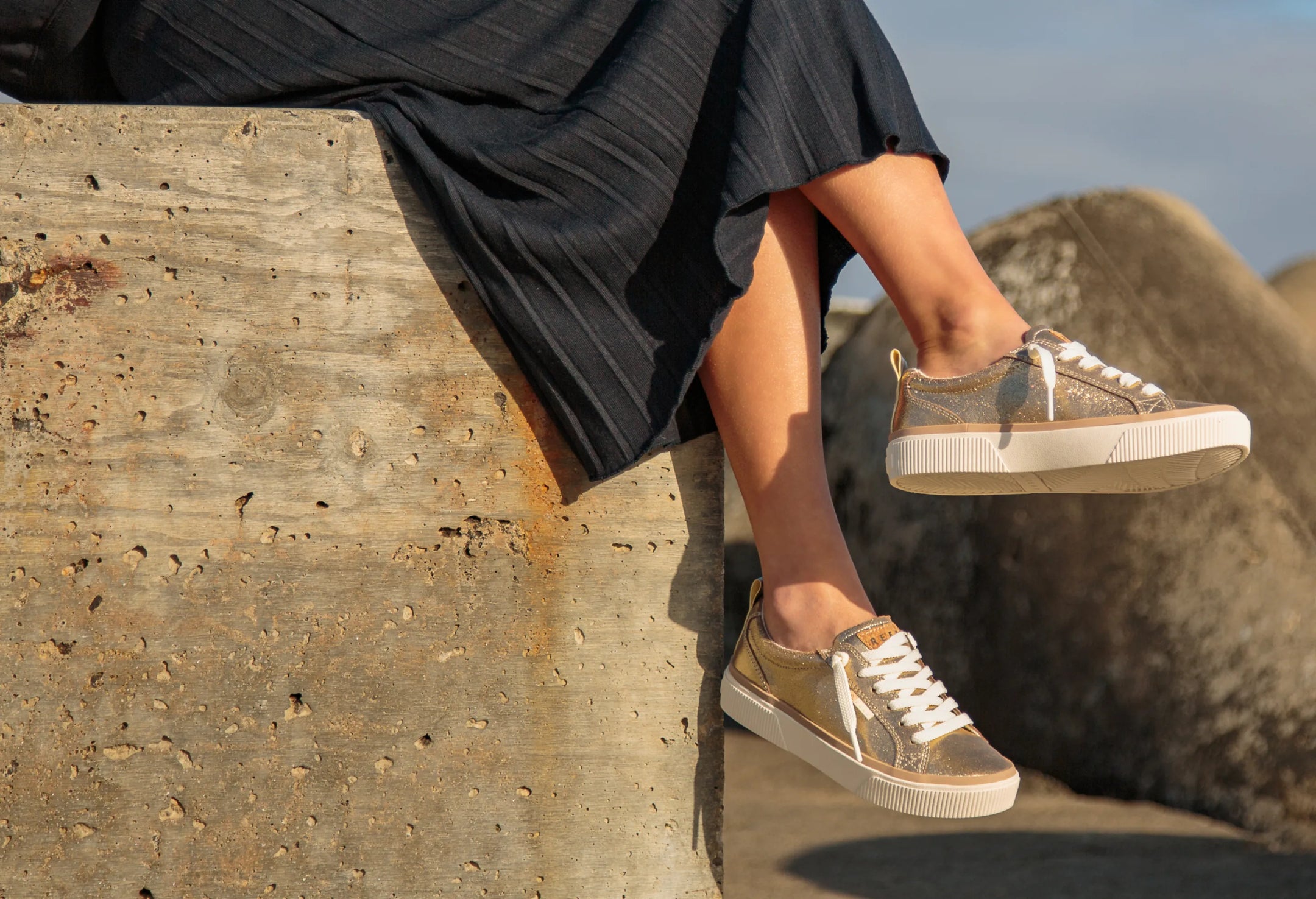 Women's Lay Day Seas Shoes in White Black Lese | REEF®