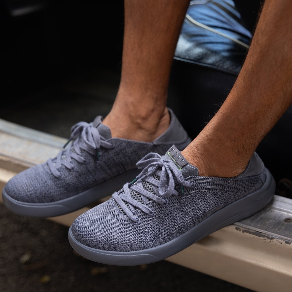 Men's SWELLsole Neptune Shoes in Raven | REEF®